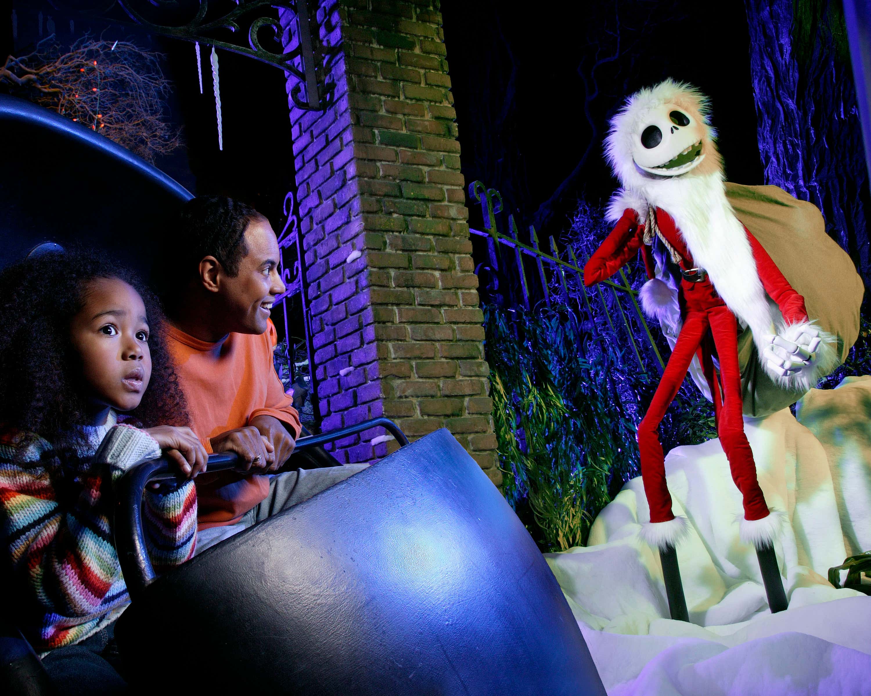 Feel the Christmas fear at these holiday haunted houses | Roadtrippers