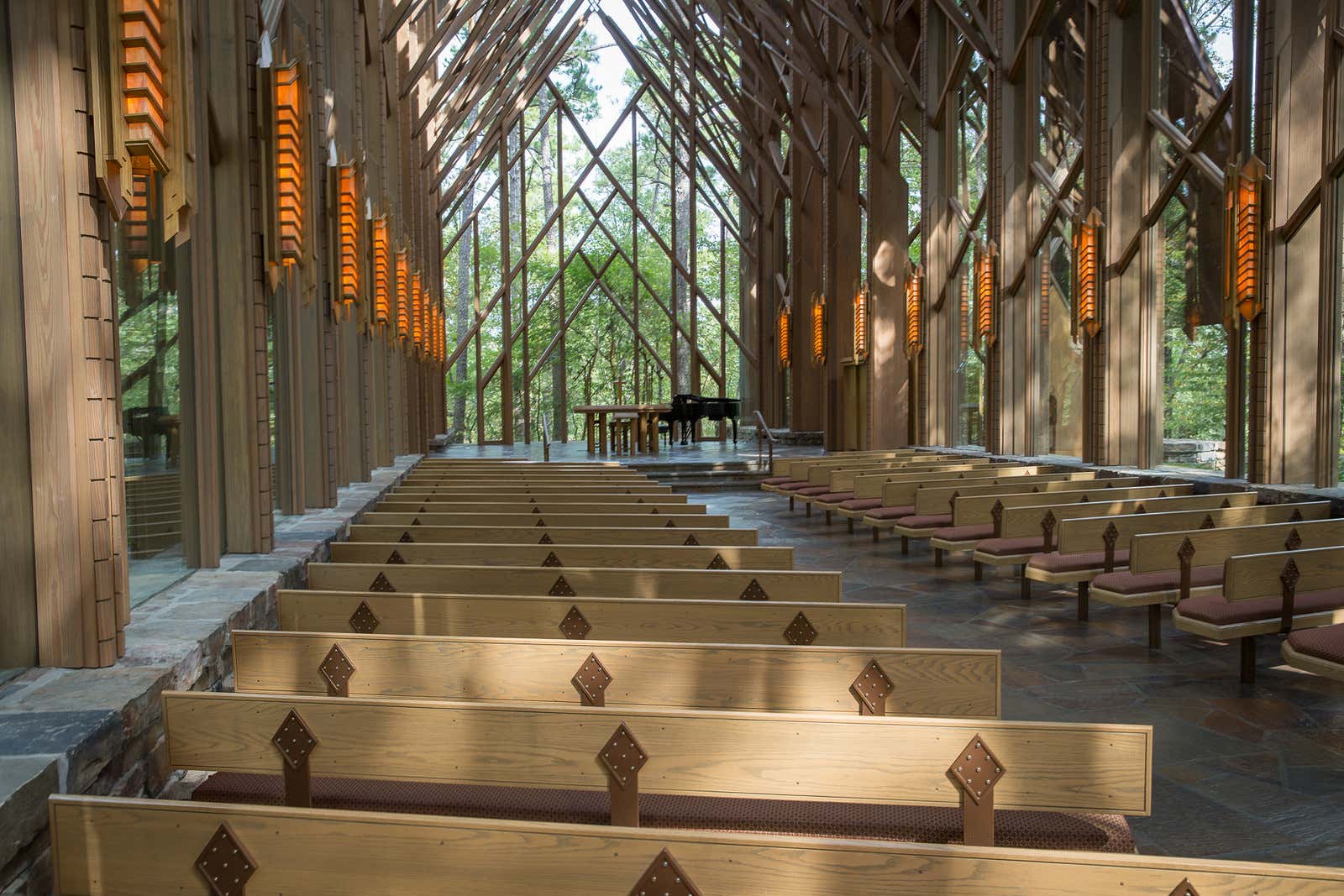 The true story behind America's enchanted glass chapels | Roadtrippers