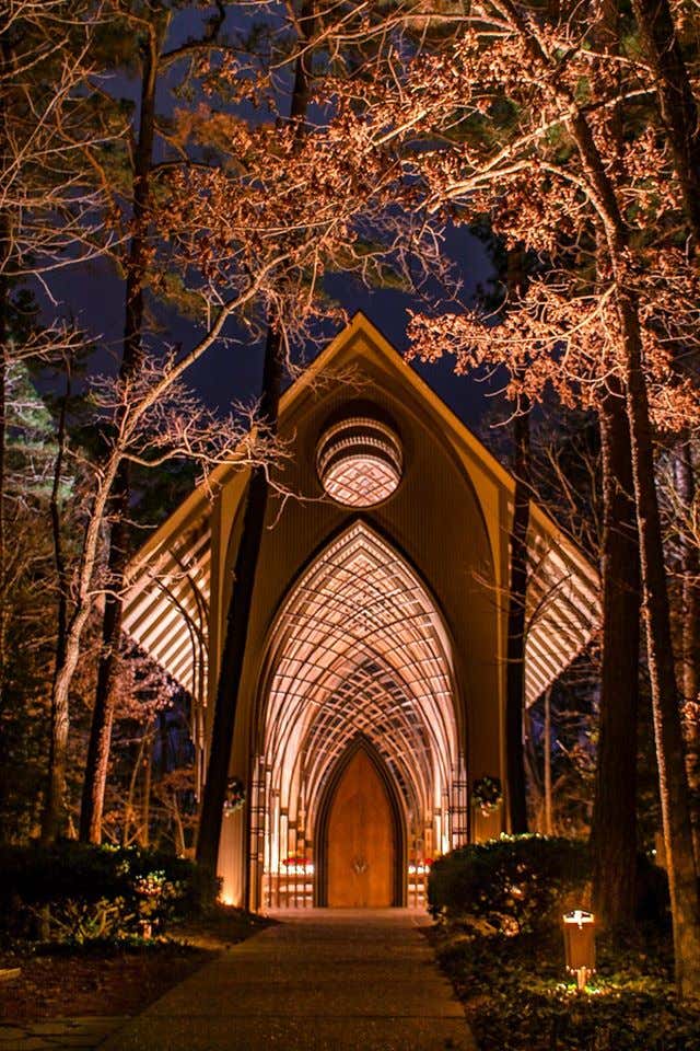 The true story behind America's enchanted glass chapels | Roadtrippers