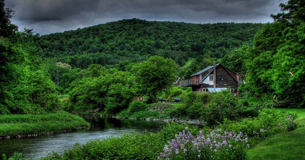 A Trip Down the VT 100 | Roadtrippers